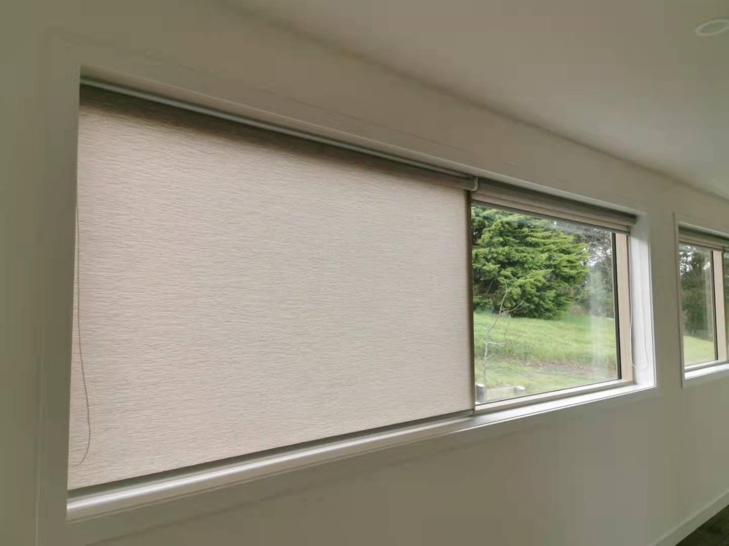 Sunscreen roller blinds - SkyCurtain