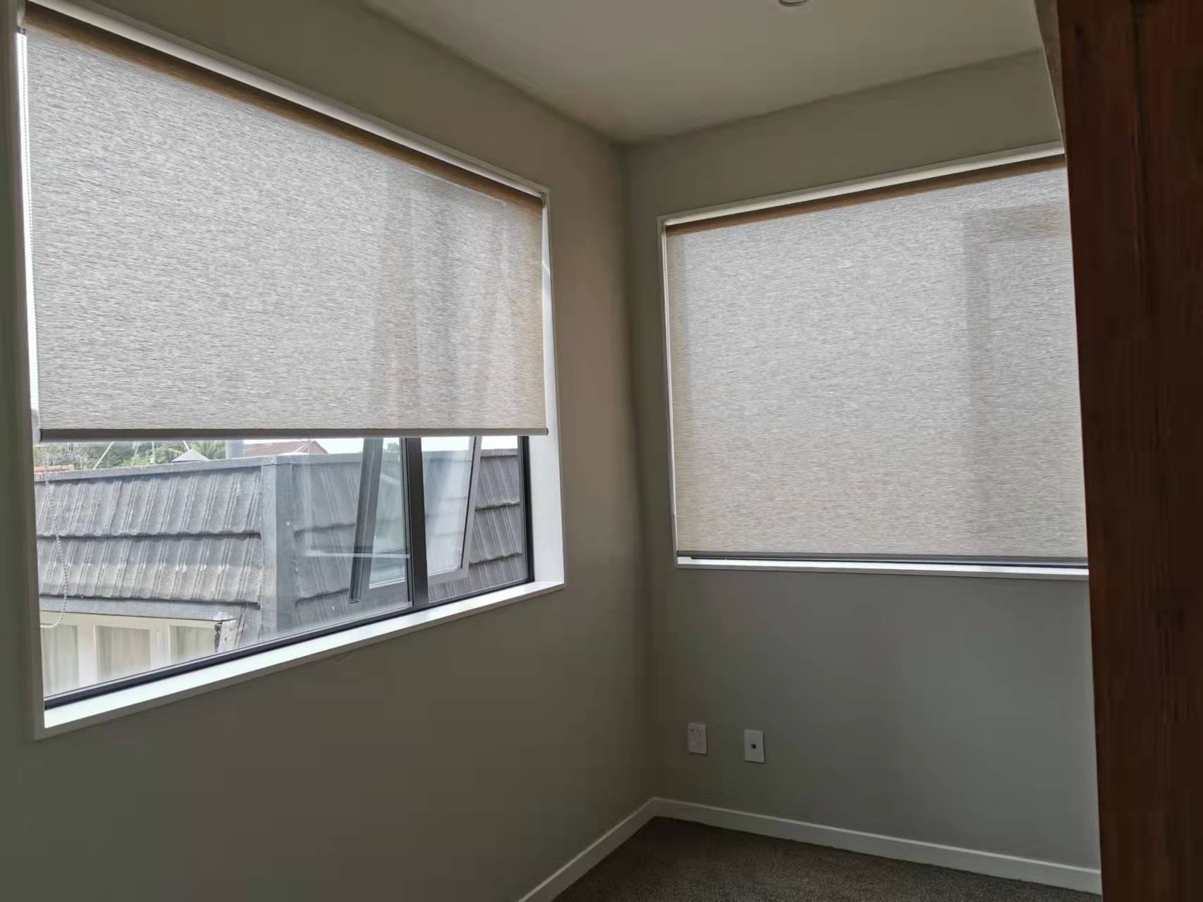 Light Filtering Roller Blinds - SkyCurtain